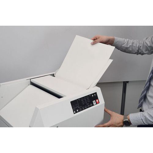 Agrafeuse-plieuse Uchida U-Booklet - Uchida - Manutan.es